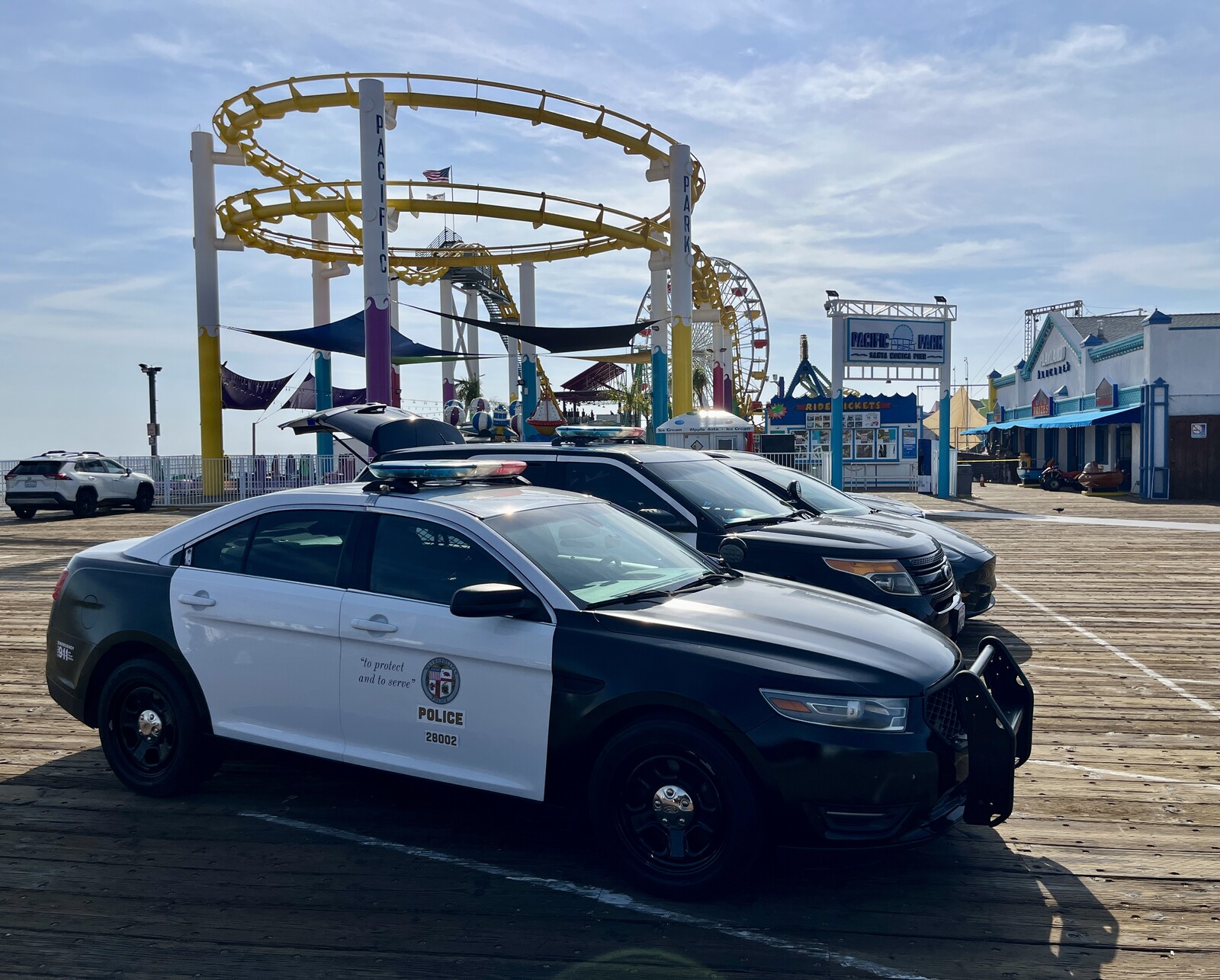 Rent a MODERN POLICE CAR INTERCEPTOR BLACK/WHITE LAPD OR SHERIFF ...