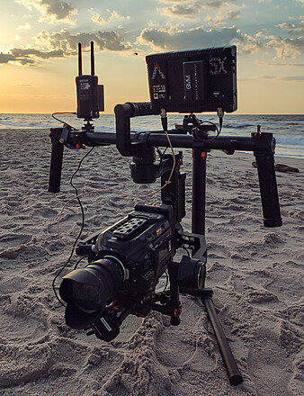 Rent a DJI Ronin v1 3 Axis Gimbal Stabilizer Load Weight up to 16lbs 7.25kg Best Prices ShareGrid New York NY