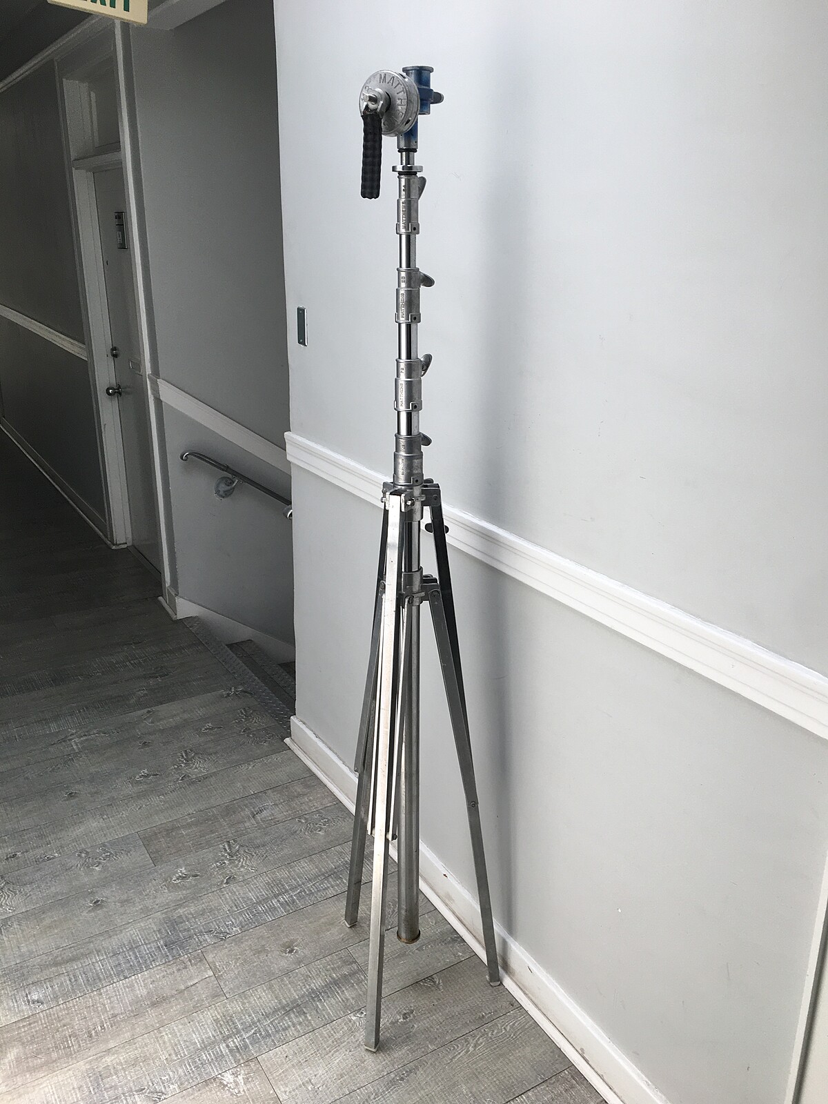 Rent a Matthews 4 Riser Mombo Combo Stand w/ 4 1/2" Grip Head, Best ...