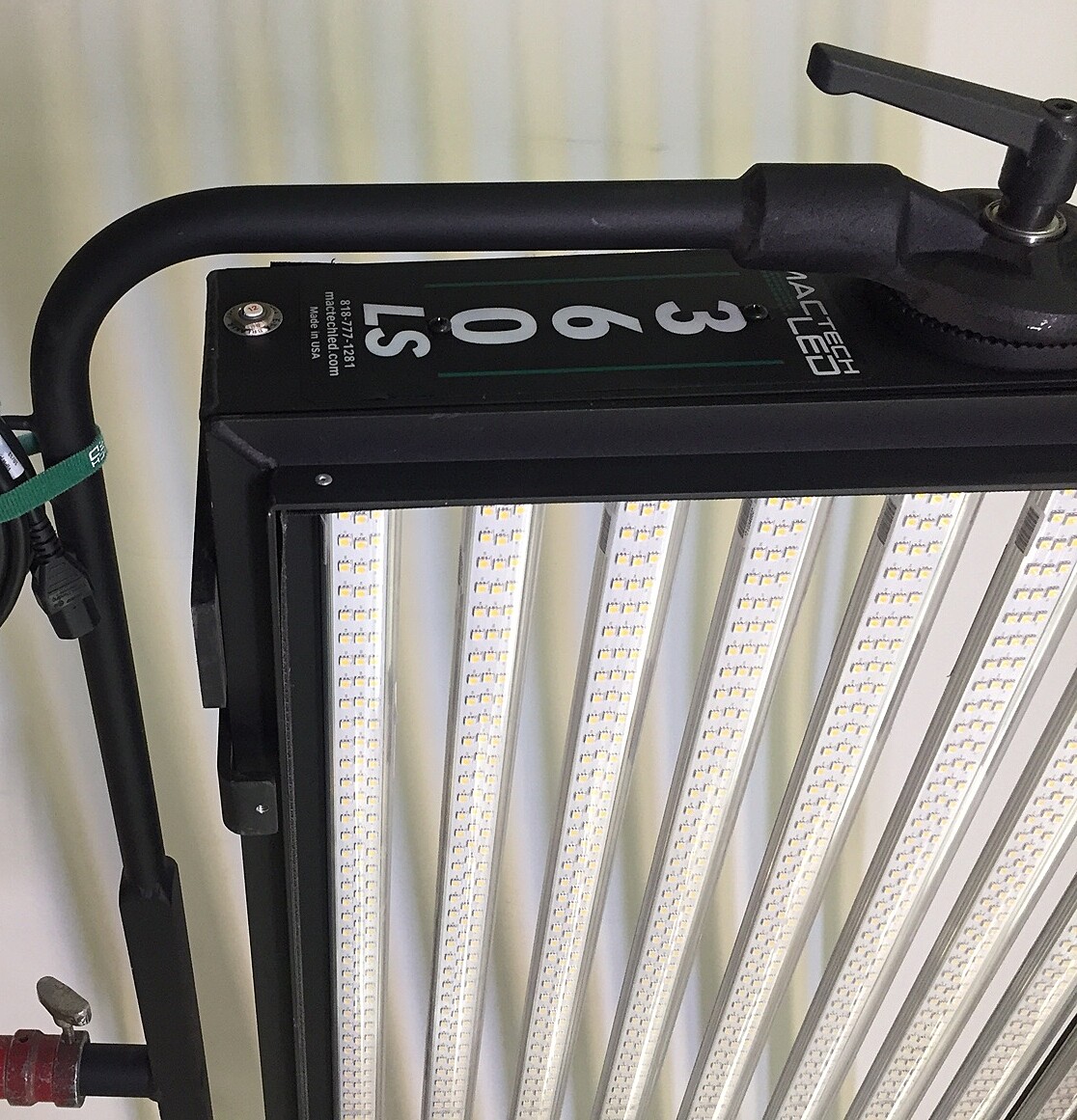 Rent a Cool cinema lighting package, light and rolling stand, Best ...