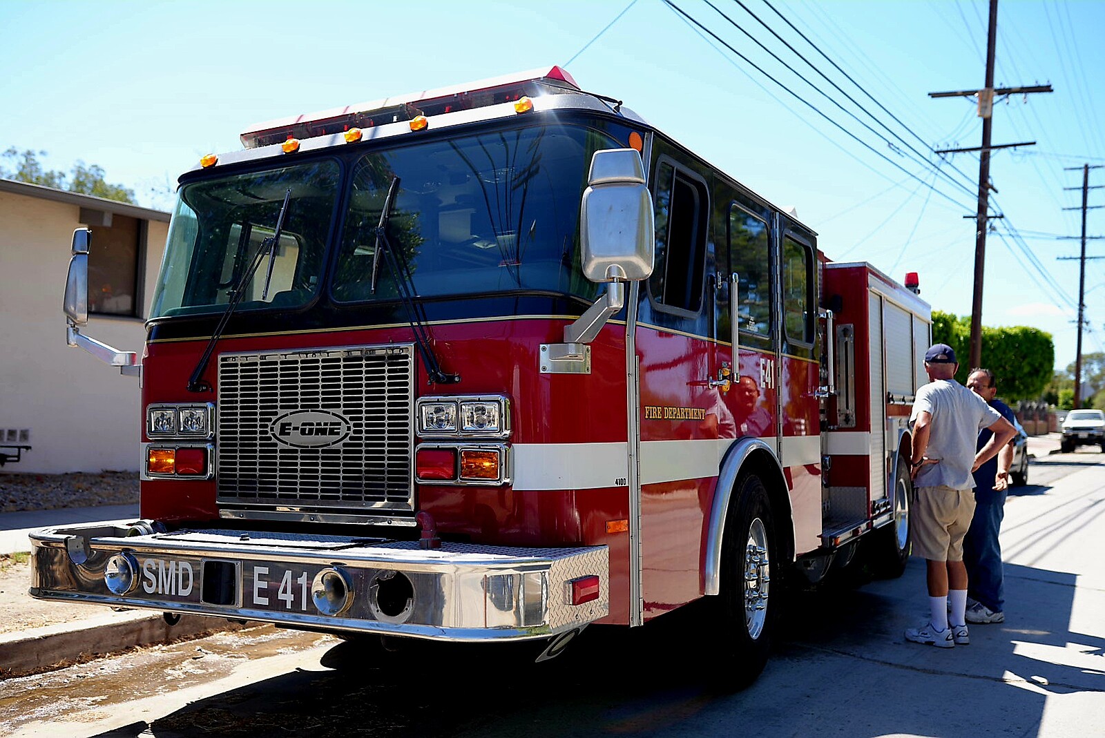 Rent a NEW FIRE ENGINE AMBULANCE PARAMEDIC FIRE TRUCK POLICE Fireman ...